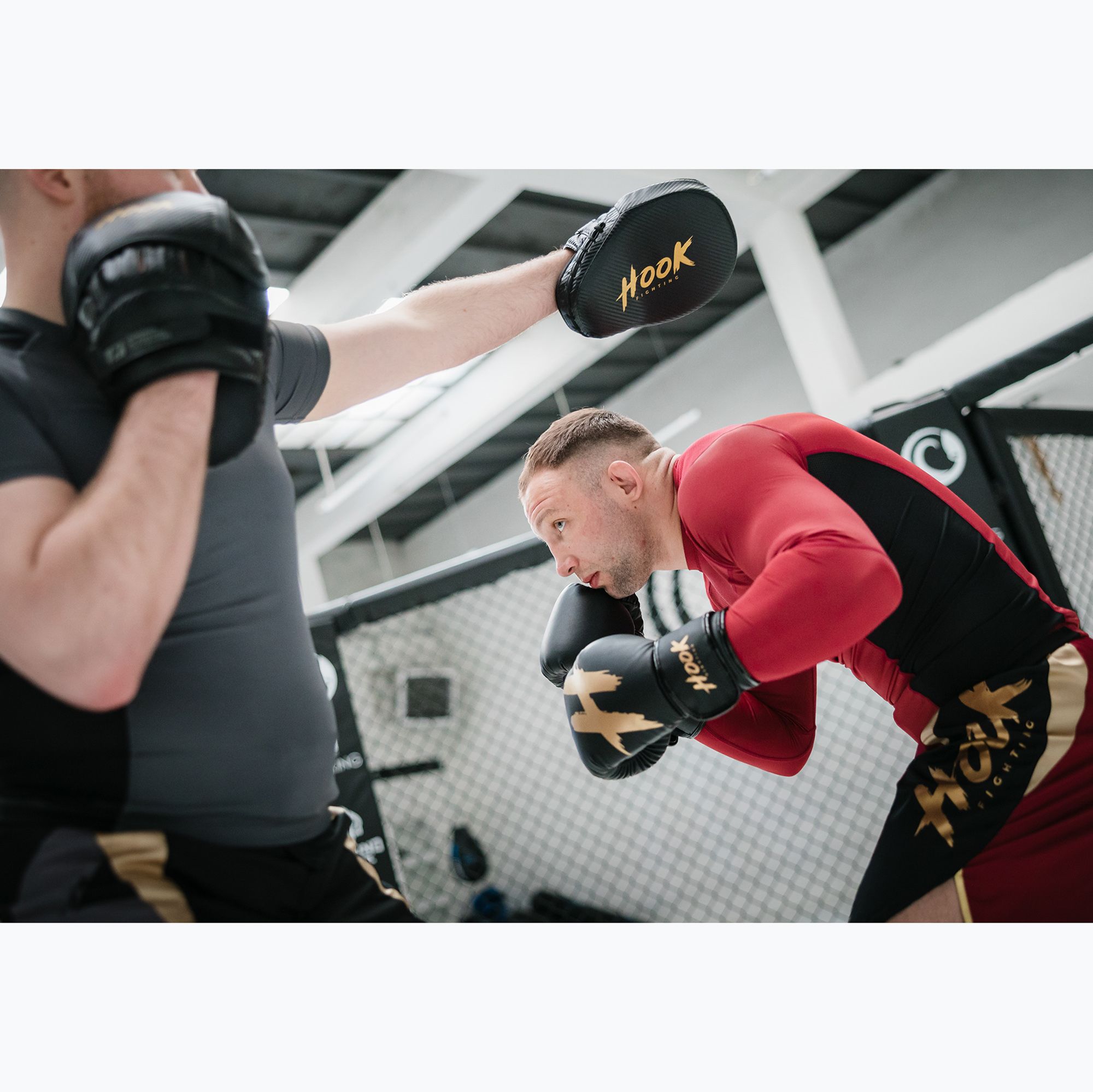 Тренировъчни лапи HOOK FIGHTING Carbon black (TX0-B4M0020) - Sportano.bg